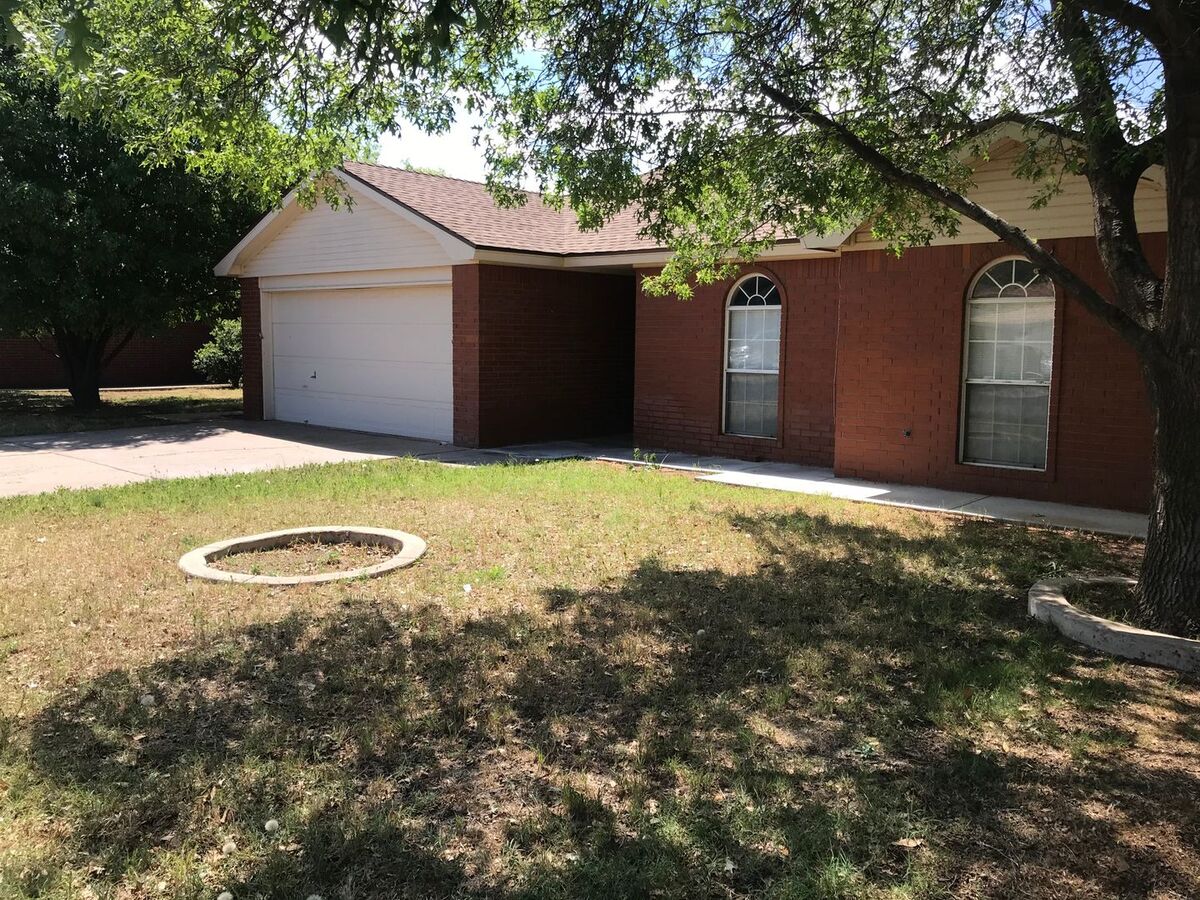 Clean, Beautiful, And Spacious Home! Available... Apartments Lubbock, TX