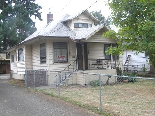 Adorable Home With Nice Amenities! Yard,... Apartments Portland, OR