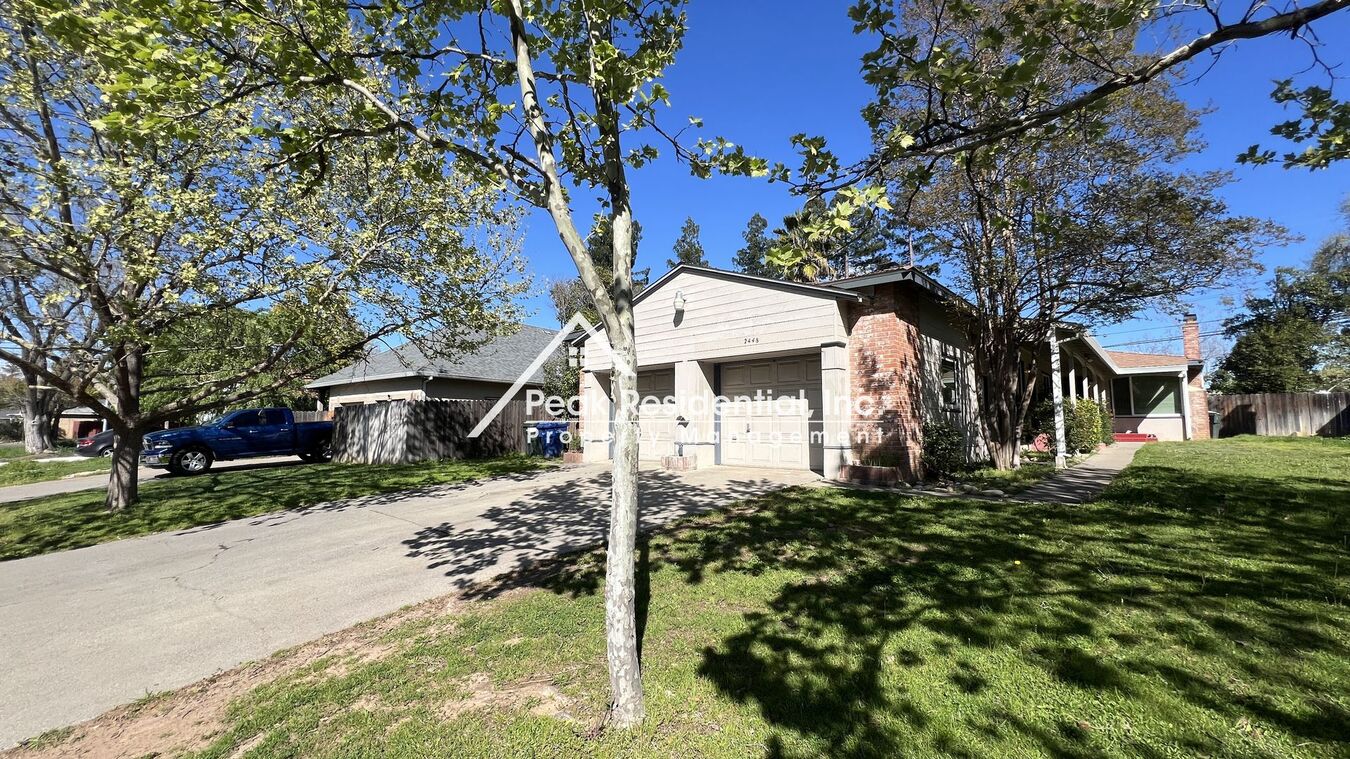 Charming Arden Area 2bd/1ba Duplex! Apartments Sacramento, CA