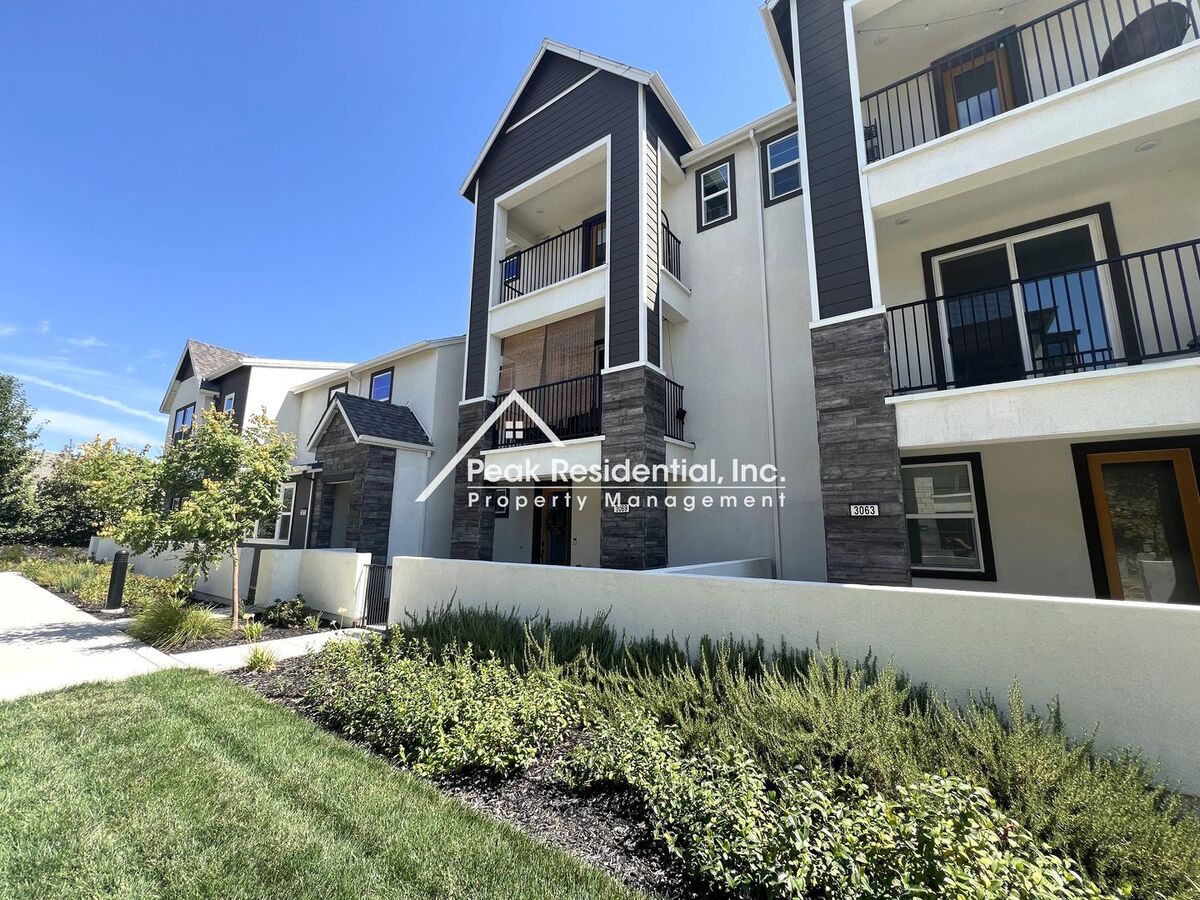 Updated 4bd/35ba Natomas Home With Garage! Apartments Sacramento, CA