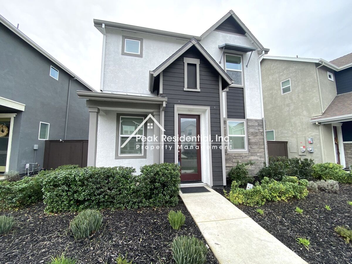 Updted South Natomas 3bd/25ba Home With 2 Car... Apartments Sacramento, CA