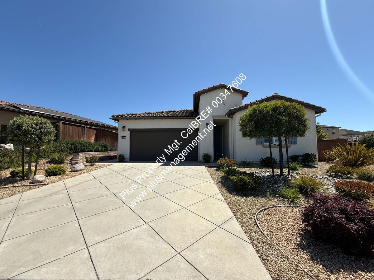 Beautiful Newer Rice Ranch Single Story Home In... Apartments Santa ...