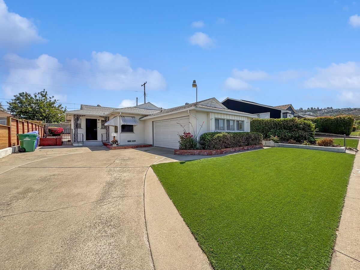 Beautifully Upgraded 2B House W/ 2-car Garage,... Apartments San Diego, CA