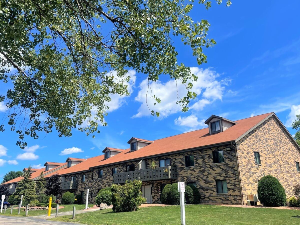 Greenfield Park Apartments Greenfield, WI | Rentable