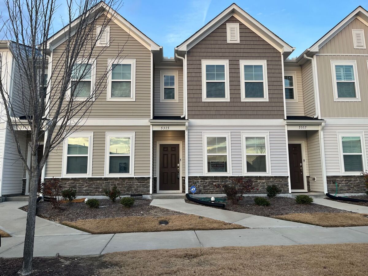 Gorgeous 2 Bedroom Townhome, With Amazingly Fun... Apartments Raleigh, NC