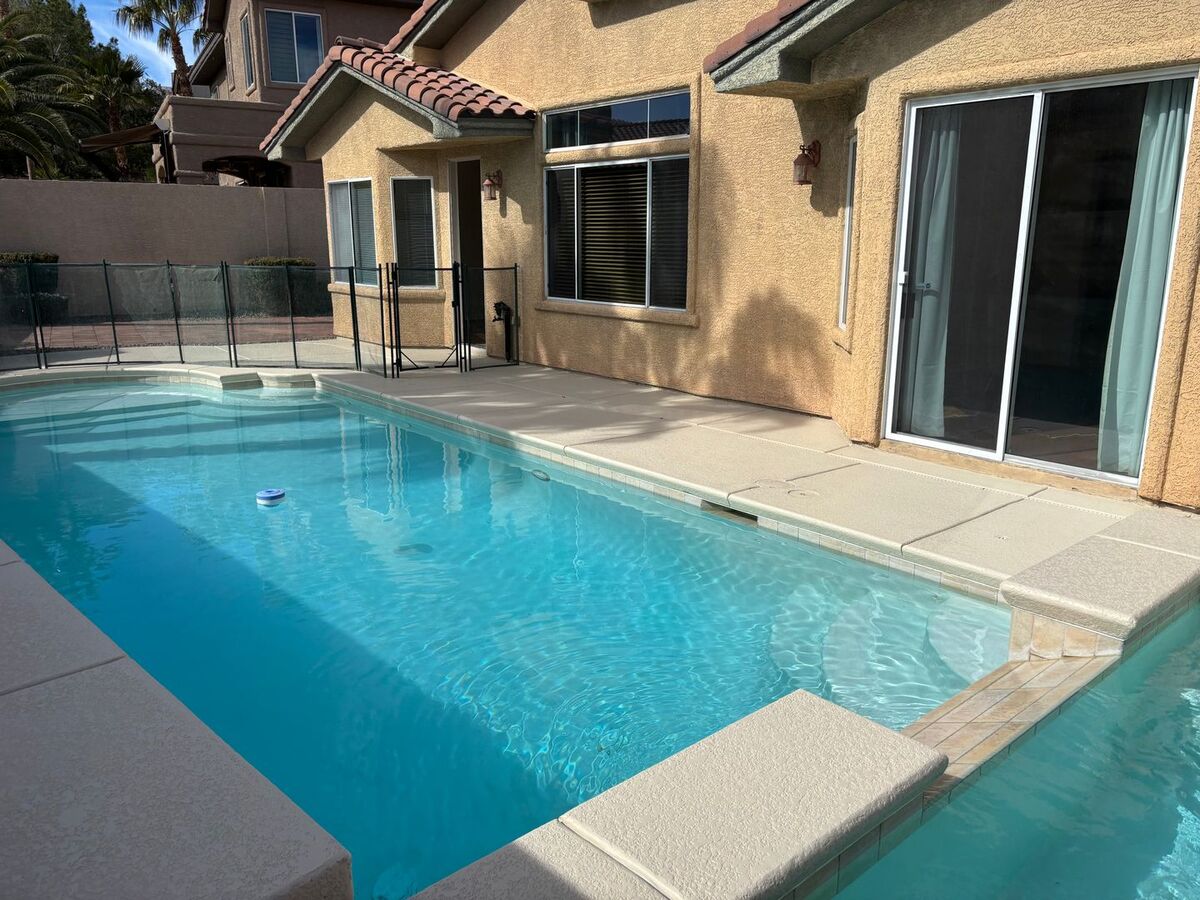 Stunning Home With Private Pool & Spa Apartments Las Vegas, NV