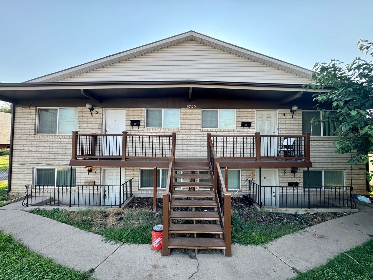 4735 S 1900 W 4 Plex Apartments - 4735 S 1900 St Roy, UT