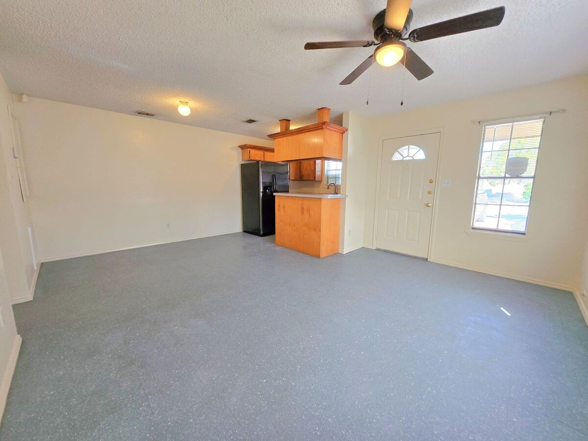 Quaint 2bd/1bth Apartment With A Big Back Yard! Brownsville, TX