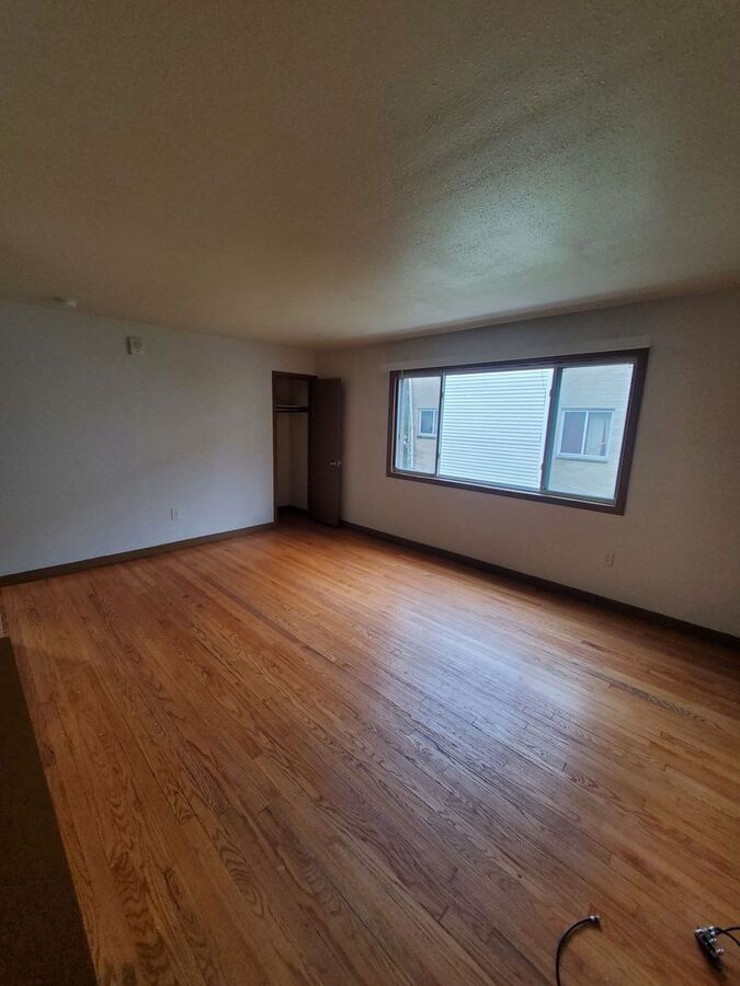 7825 W Hampton Ave (8 Unit) Apartments Milwaukee, WI