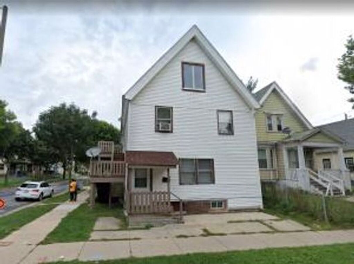 2534 W Chambers St /3002-06 N 26th St (4 Unit)... Apartments Milwaukee, WI