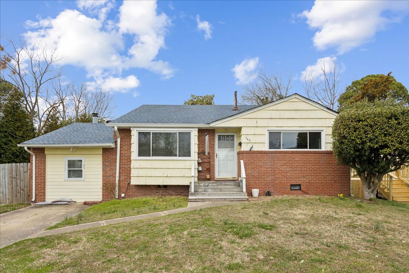 Beautiful Tri-level Detached Home Near Virginia... Apartments Virginia ...