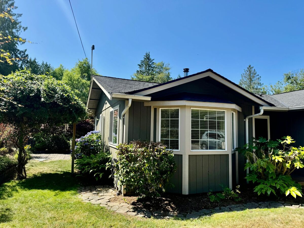 Absolutely Perfect 3 Bedroom Single Story In... Apartments Hansville, WA