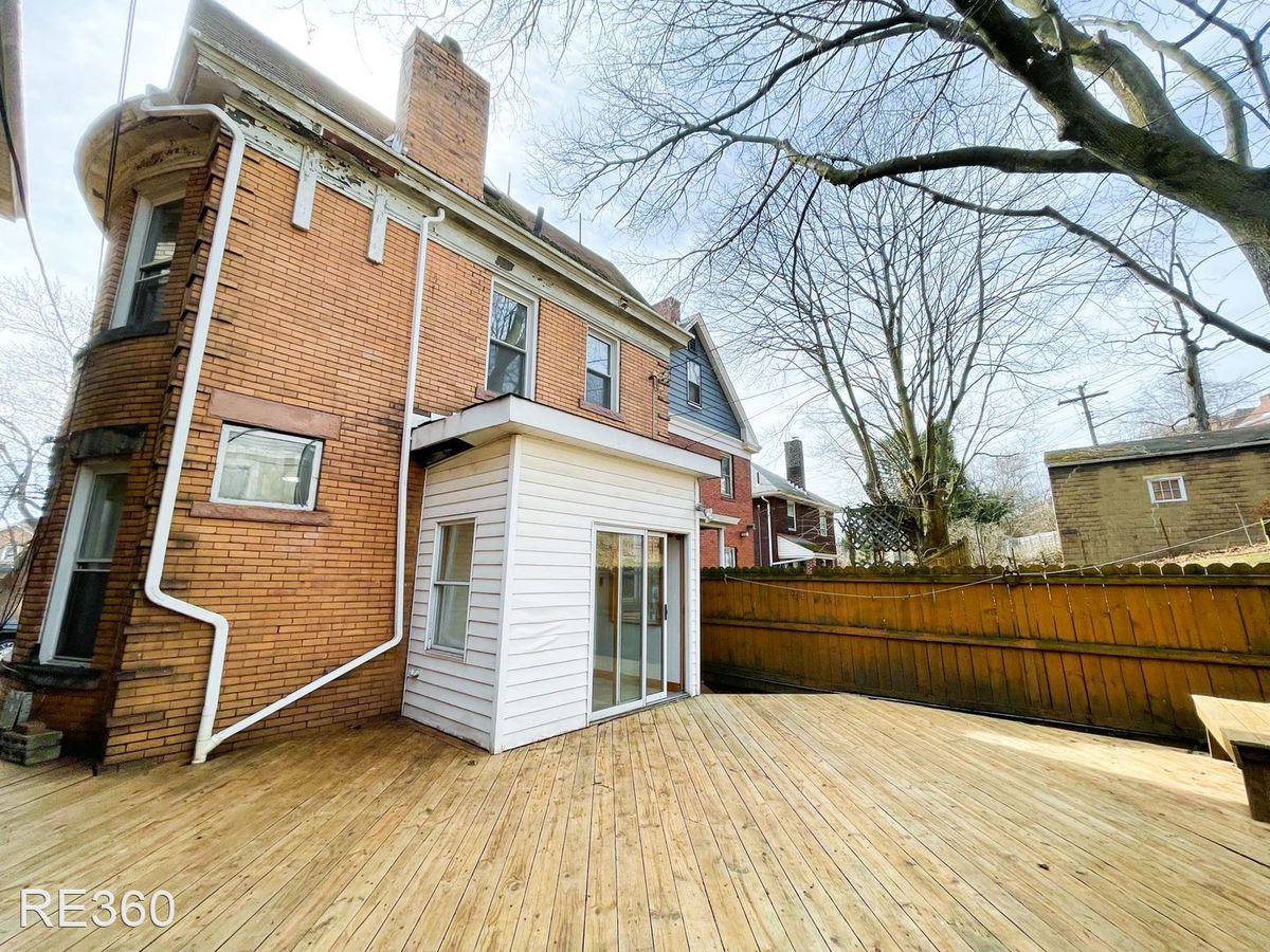 AVAILABLE June - Beautiful 4+ Bedroom, 2 Bath... Apartments Pittsburgh, PA