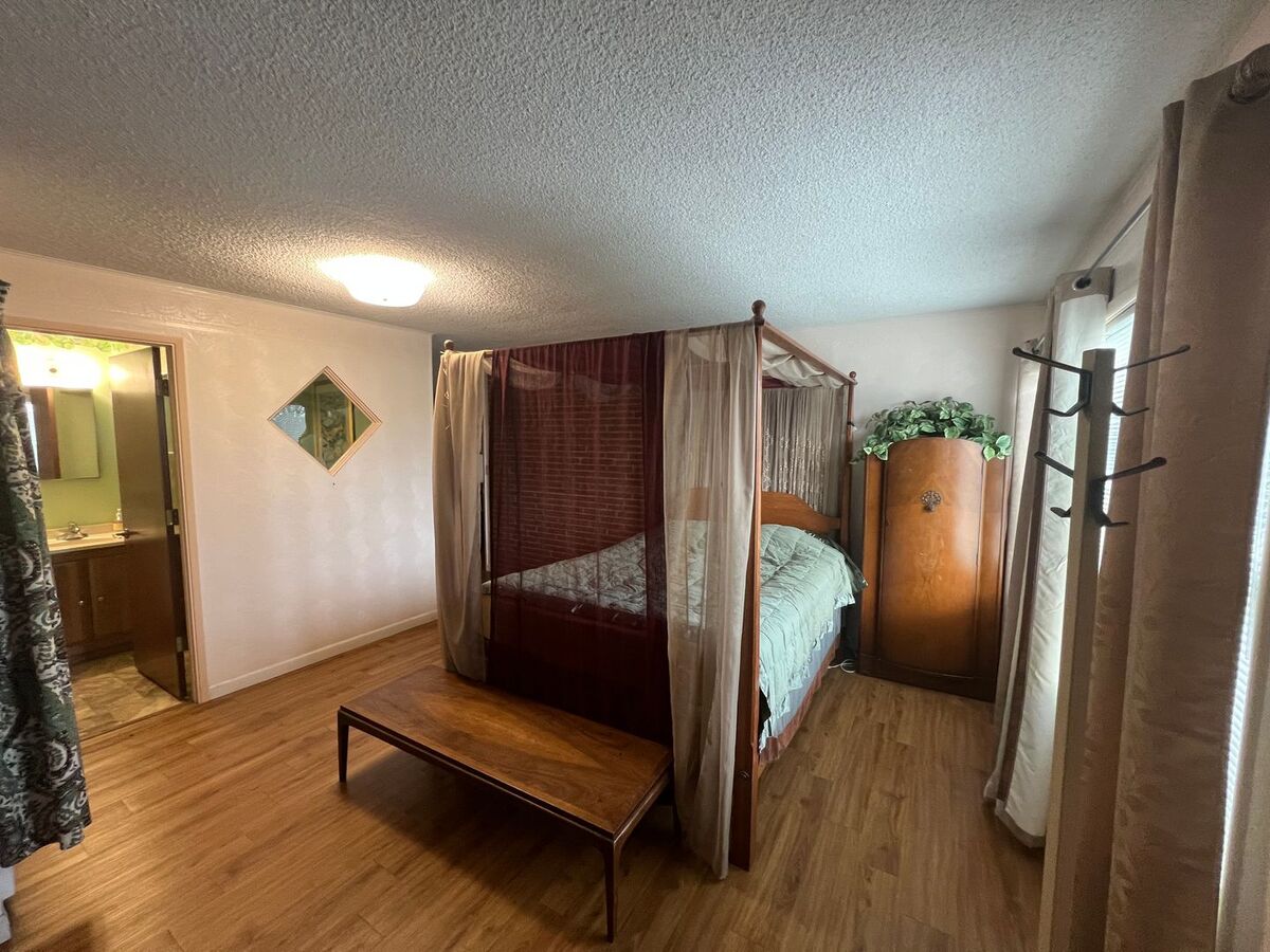 1 Bedroom/ 1 Bath Downstairs Unit- Available Now Apartments Eugene, OR