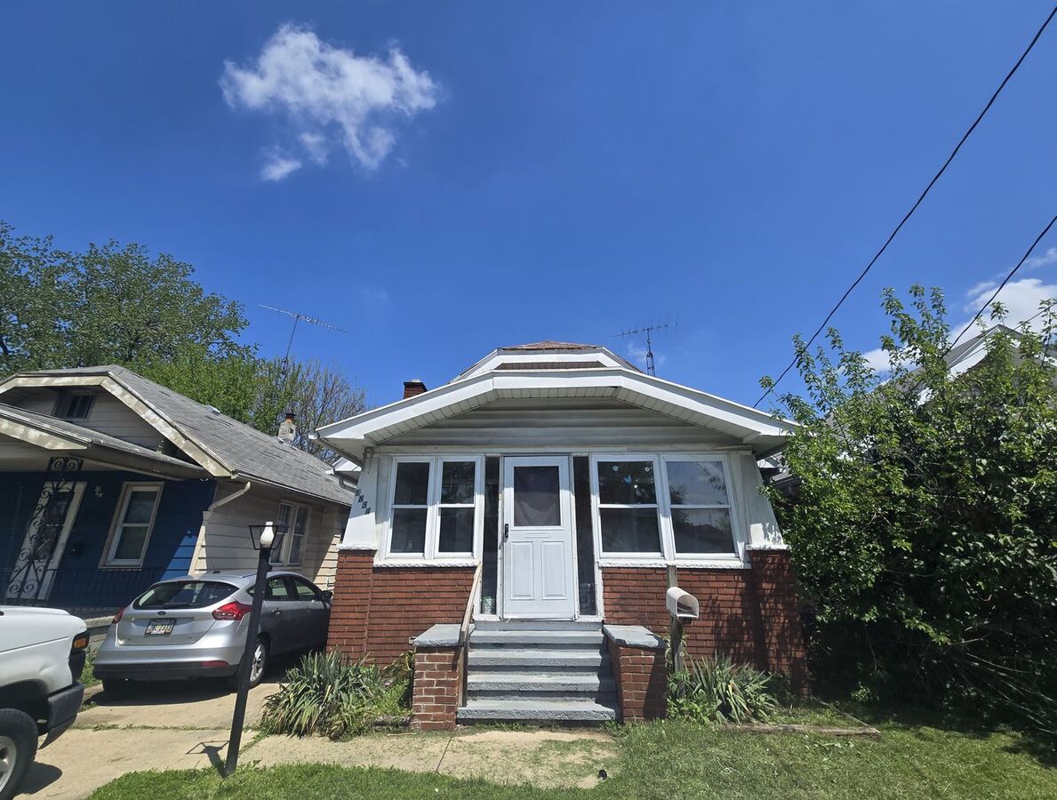 3 Bedroom House Apartments - 1834 Berdan Ave Toledo, OH