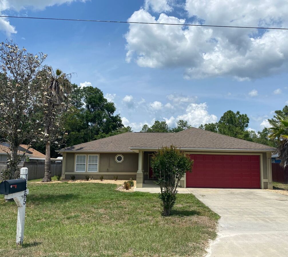 Immaculate 3/2 With Garage And Large Yard Apartments Ocala, FL