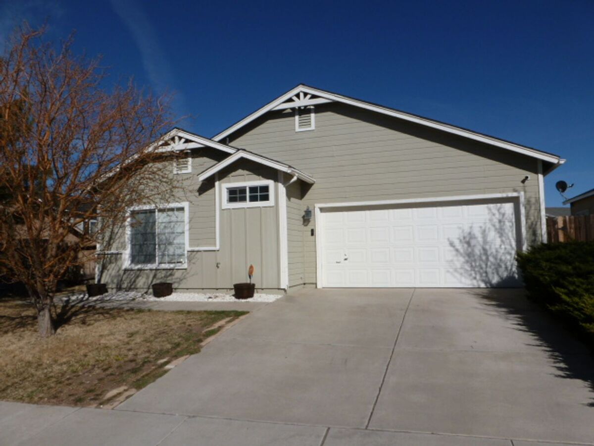 Three Bedroom, Two Bath, Two Car Garage Home In... Apartments Reno, NV