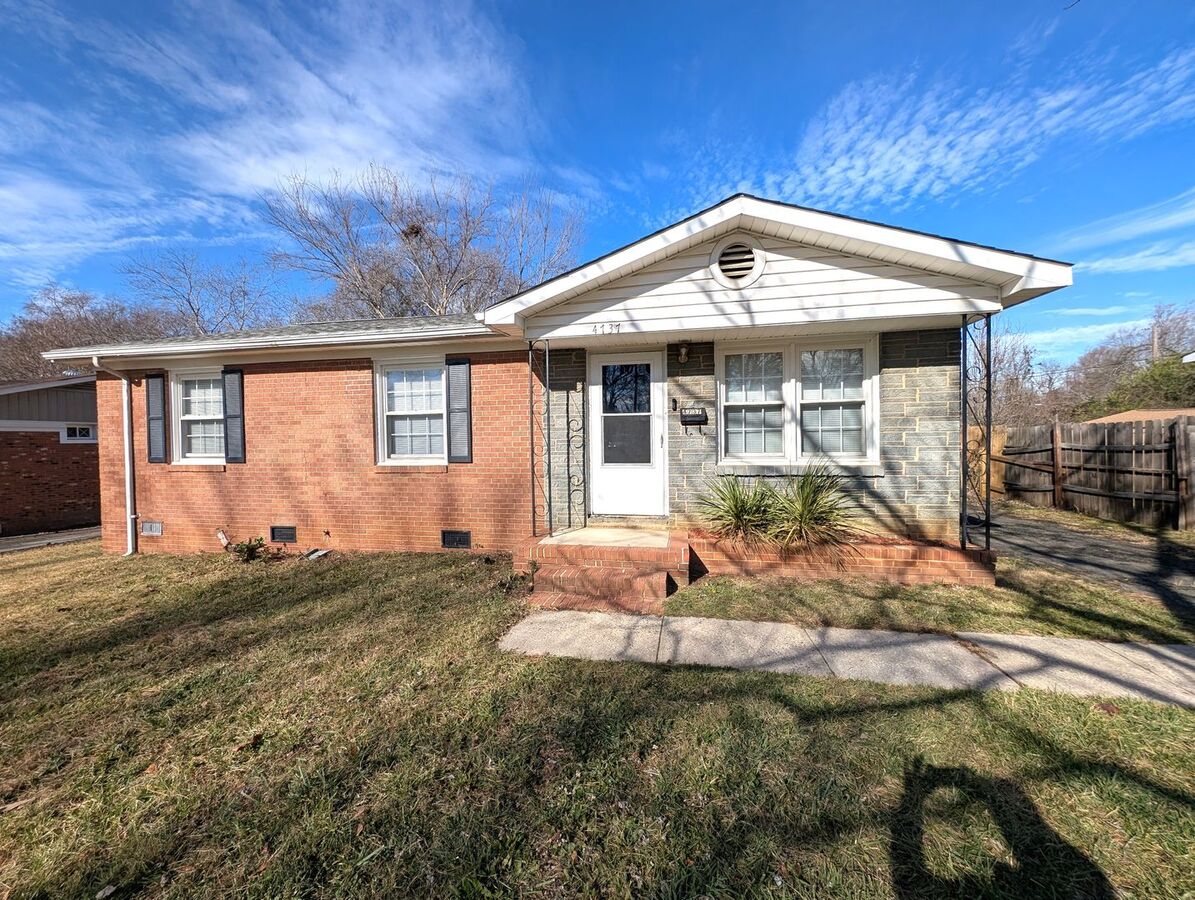 Pristine Ranch Style Home Located In The Derita... Apartments Charlotte, NC