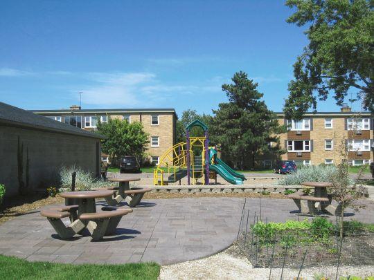 Cedarview Commons Apartments - 2376 Ariel St St Paul, MN