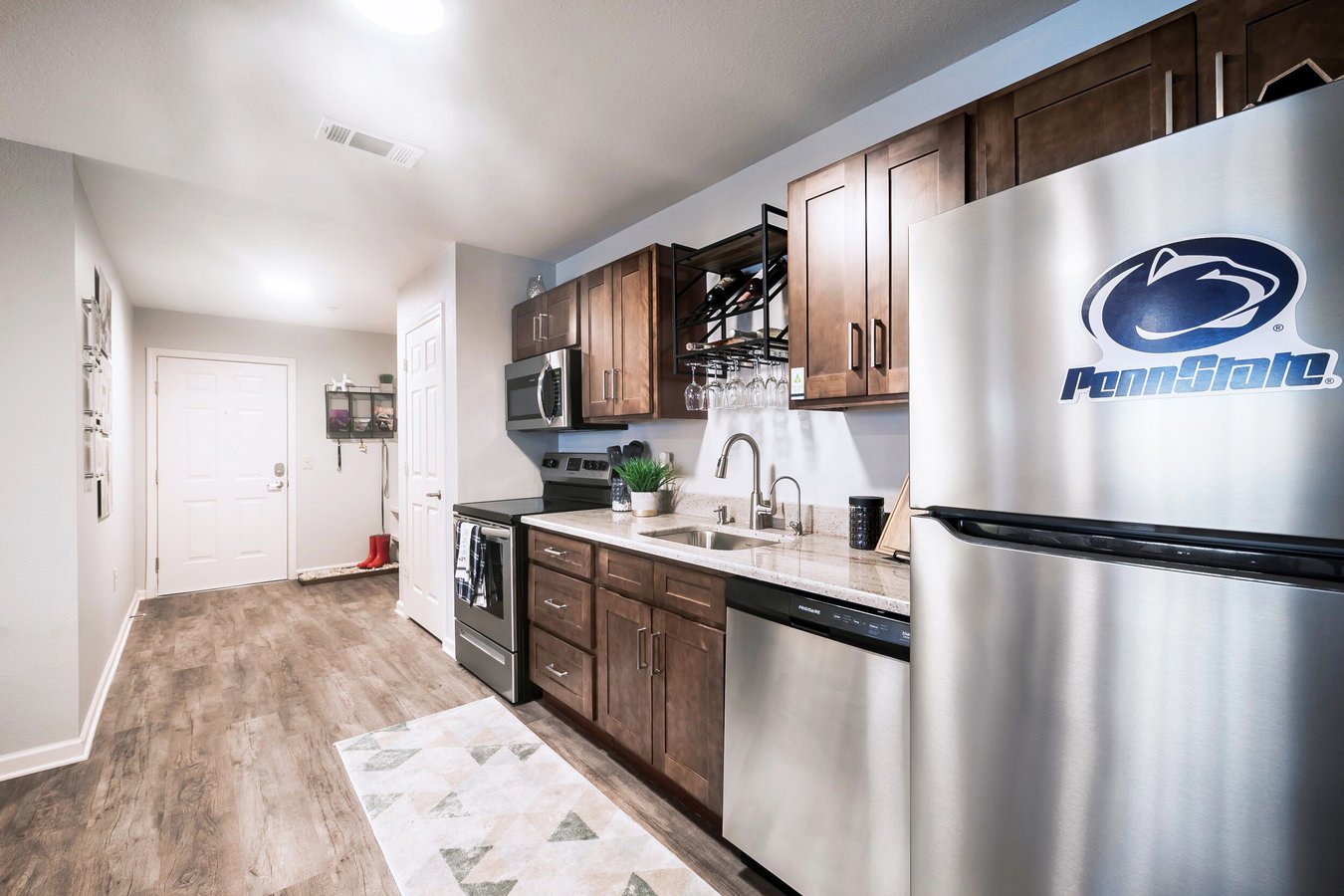 The View Apartments - 850 Toftrees Ave State College, PA