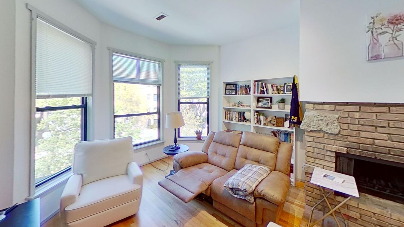 Lincoln Park 3 Bed/2 Bath Duplex + In Unit... Apartments Chicago, IL