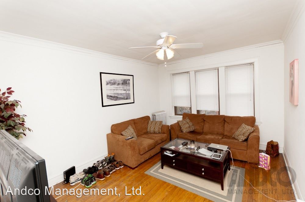 Briar-Orchard Apartments - 656 W Briar Pl Chicago, IL