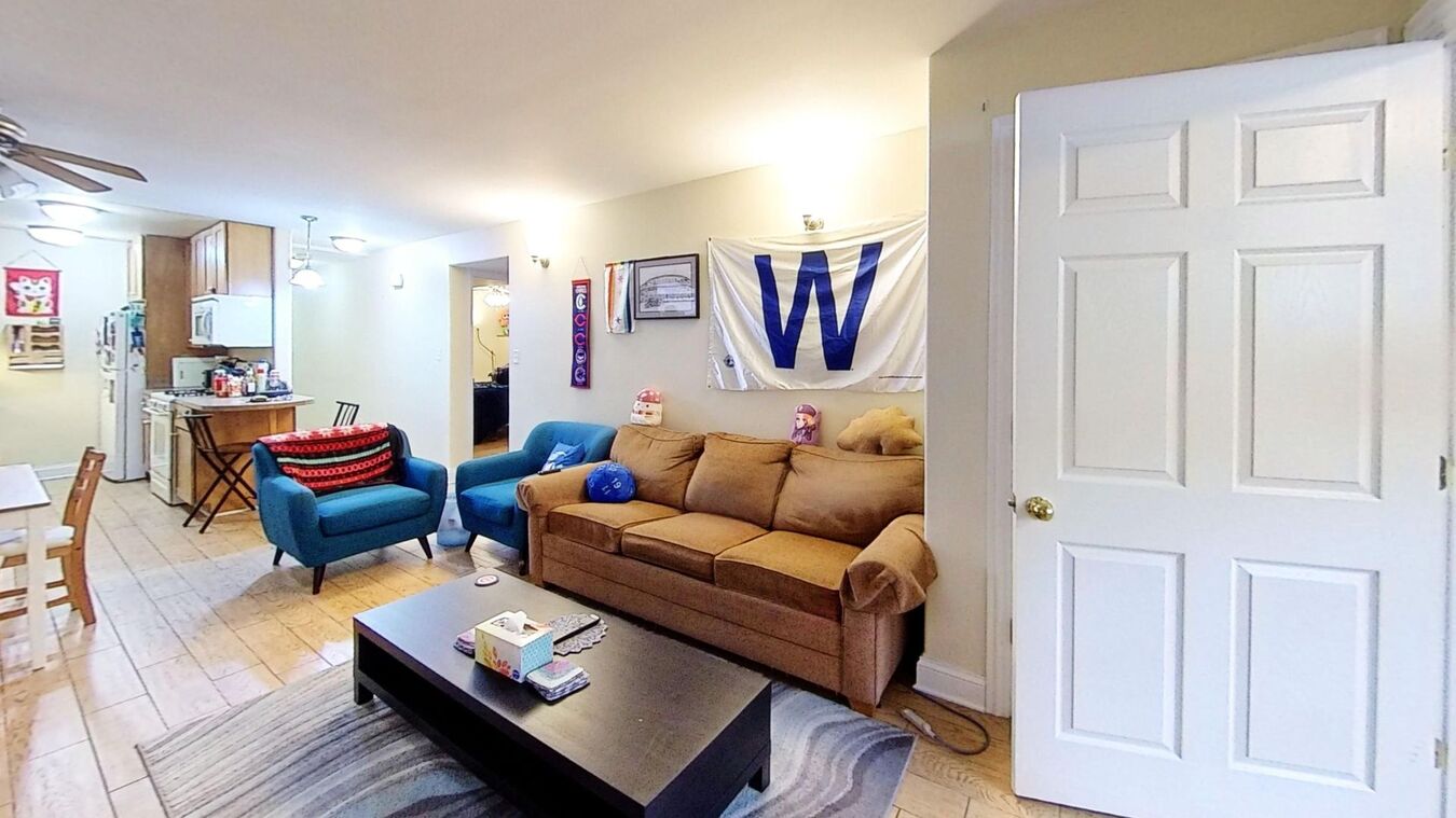 Wrigleyville Garden Two Bedroom Apartments Chicago, IL