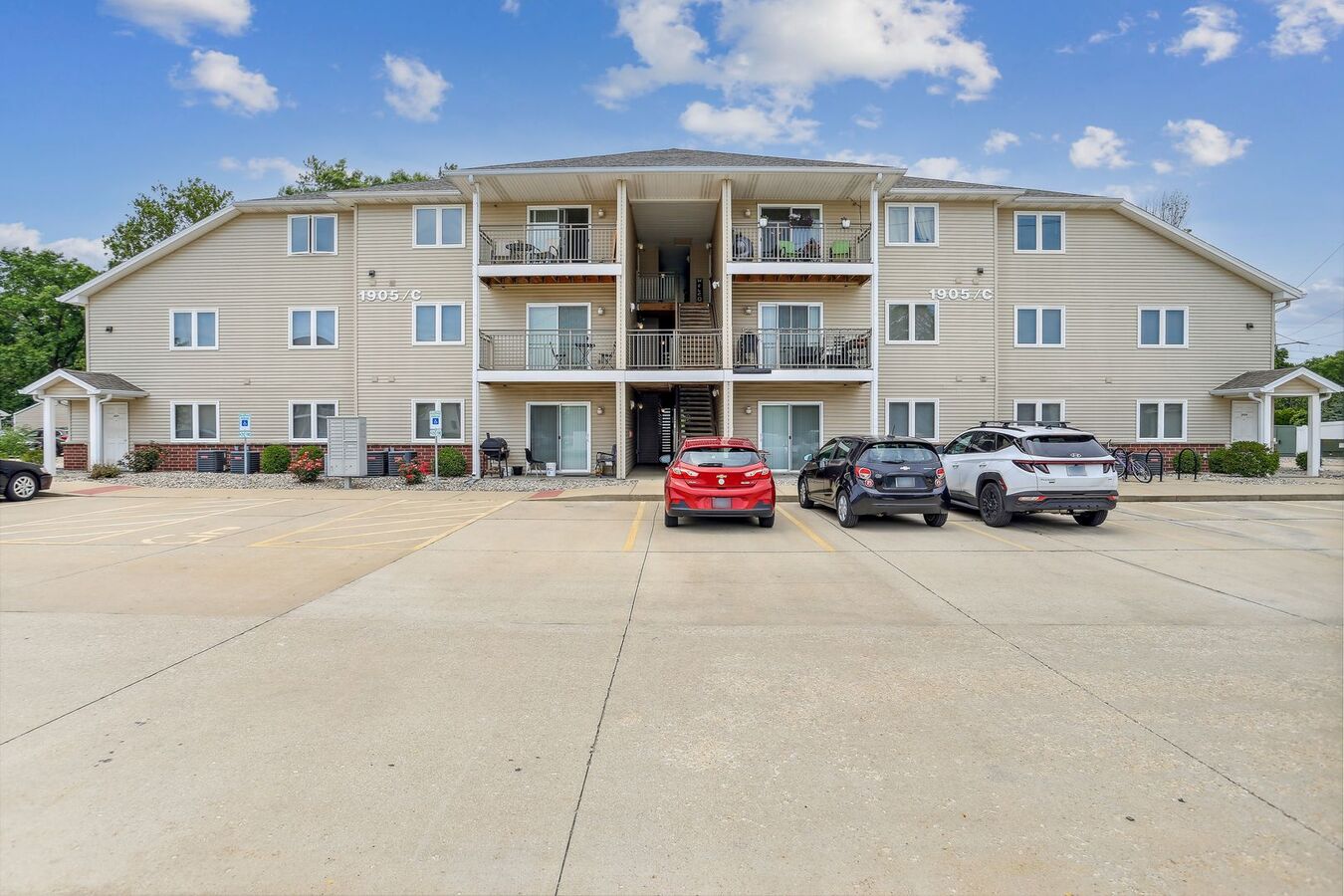 Eastland Building B Apartments Urbana, IL | Rentable