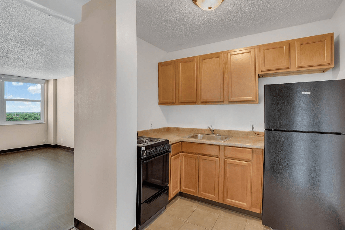 Bay Pointe Tower Apartments South Pasadena, FL | Rentable