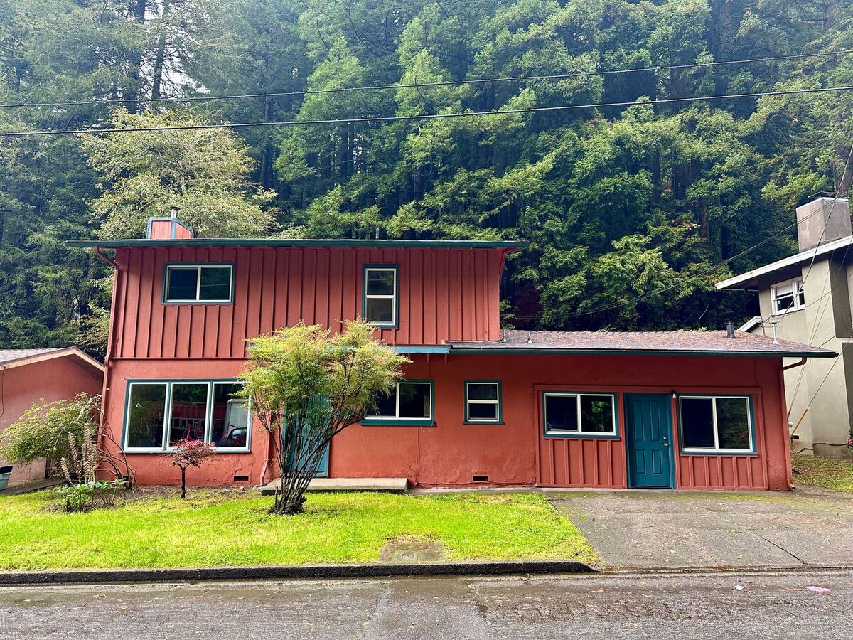 Spacious 4-bedroom Home With Bonus Room In... Apartments Arcata, CA