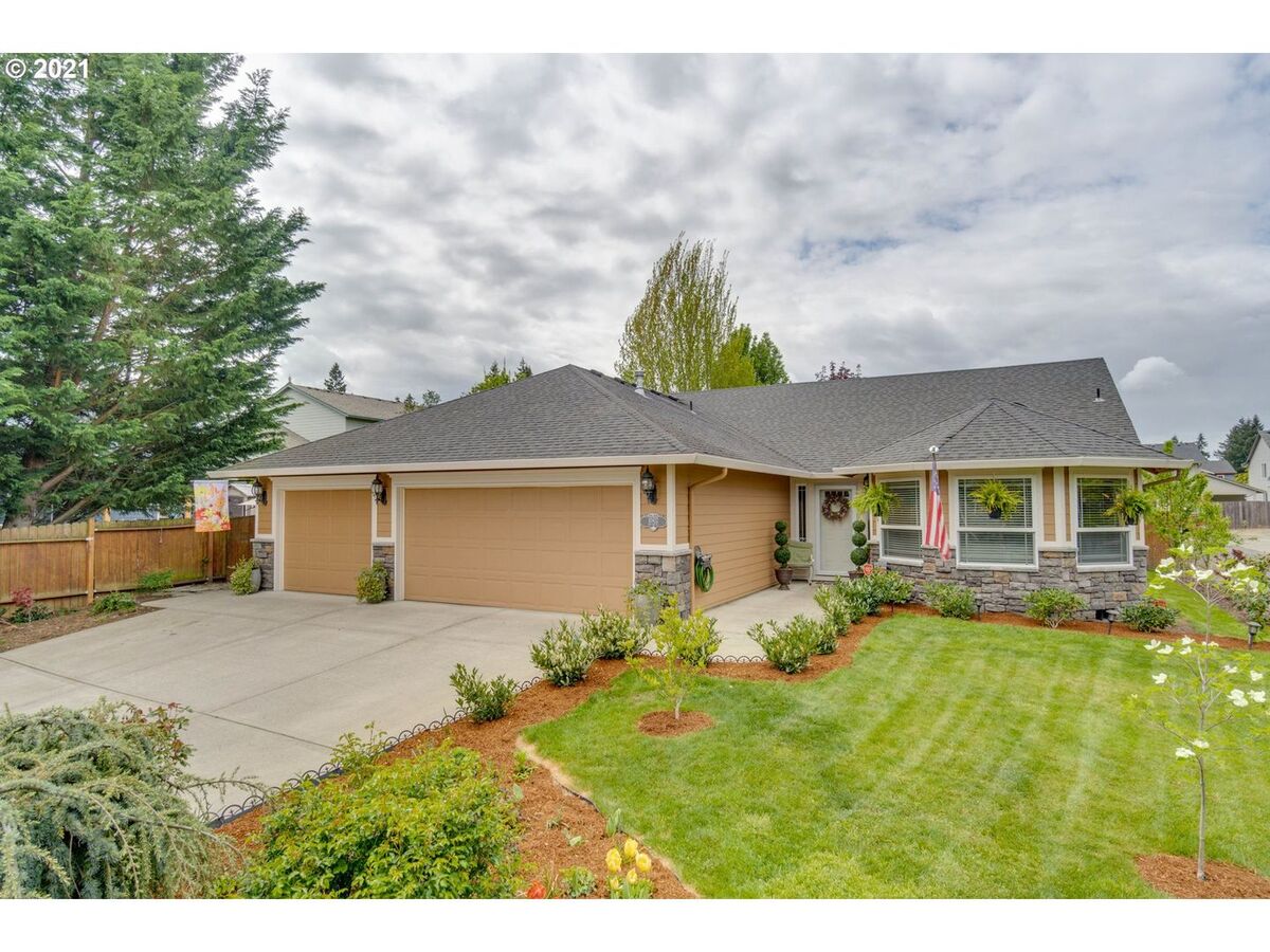 Charming One Level Custom Home Apartments Vancouver, WA