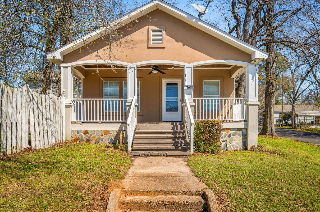 Check Out This 3 Bed 2 Bath In Pineville! Apartments Pineville, LA