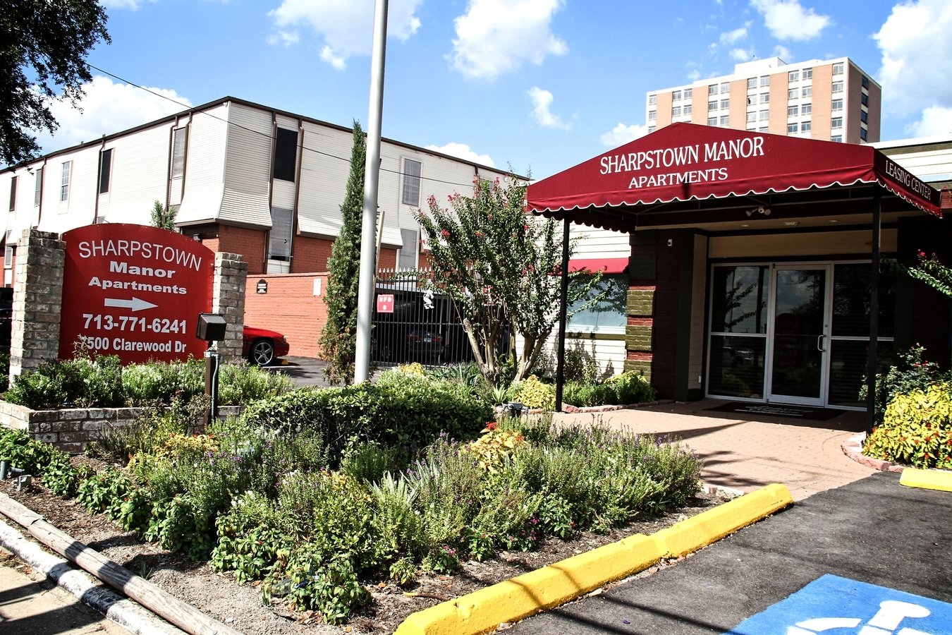 Sharpstown Manor Apartments - 7500 Clarewood Houston, TX