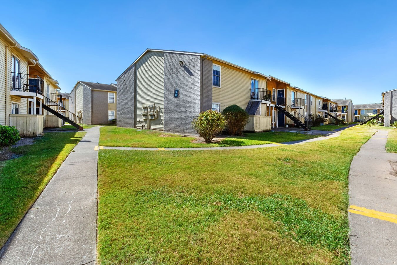 Spring Rose Apartments - 10000 Club Creek Dr Houston, TX