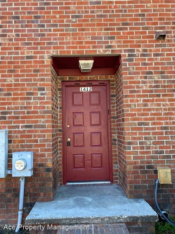 Creeks Edge Townhomes- Tangora Lane Apartments Fayetteville, NC