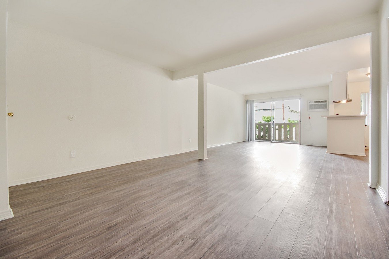 Villa La Paloma Apartments Reseda, CA