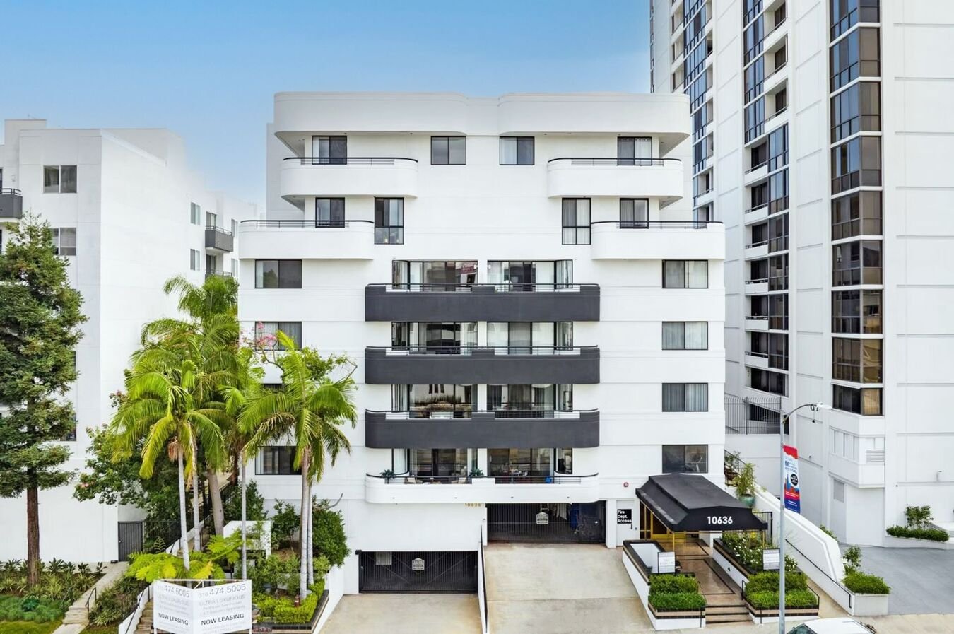 10636 Wilshire - Luxury Doorman Building Apartments Los Angeles, CA