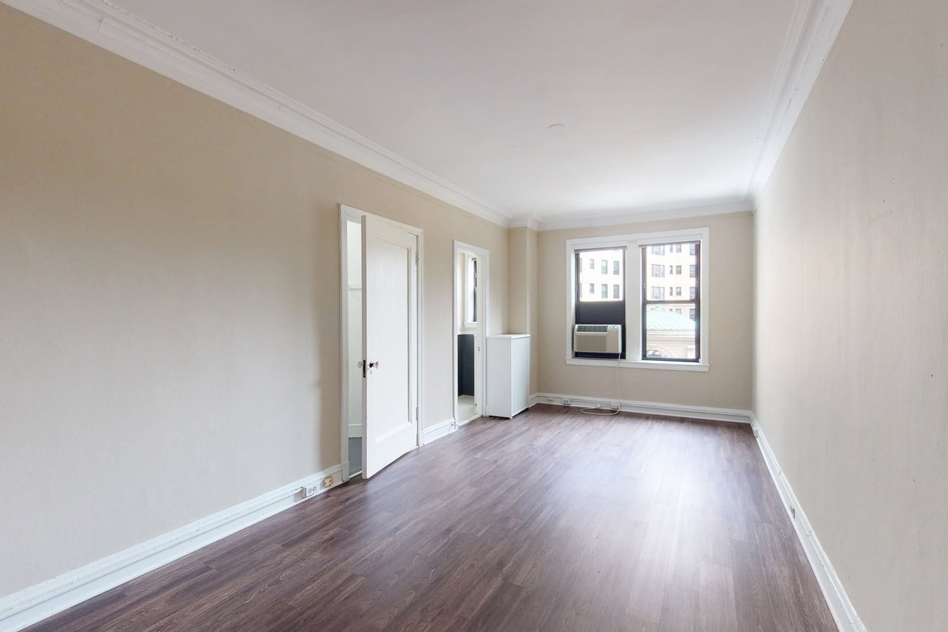 Windermere House Apartments - 1642 E 56Th St Chicago, IL