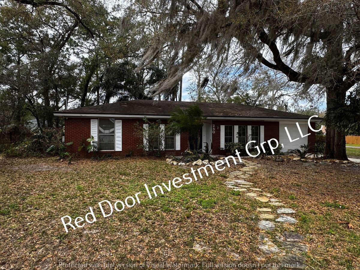 Rural Living In This 3/2 With A 1 Car Garage Apartments Geneva, FL