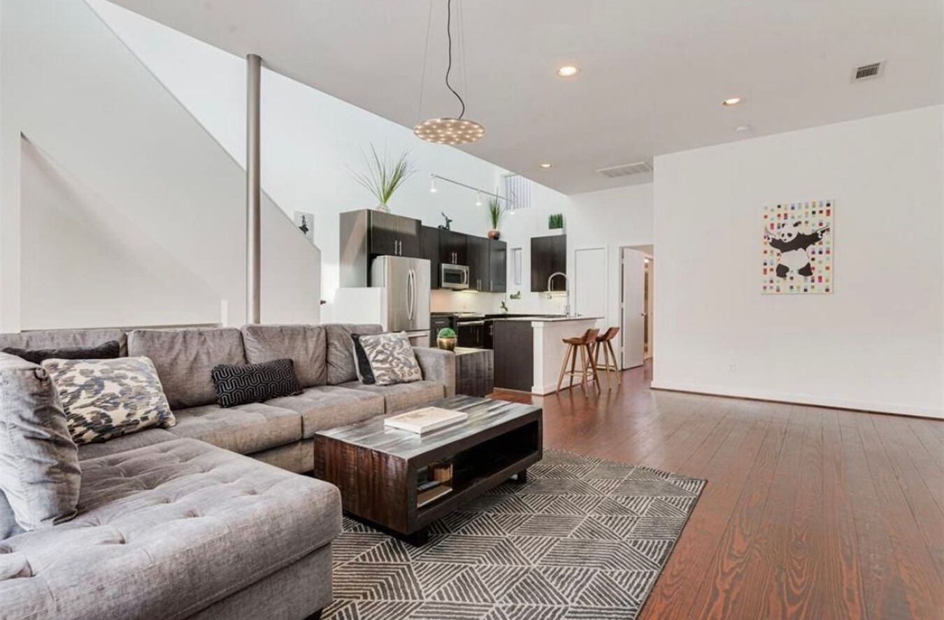 Modern Loft W/ Rooftop Deck & Downtown Views –... Apartments Houston, TX