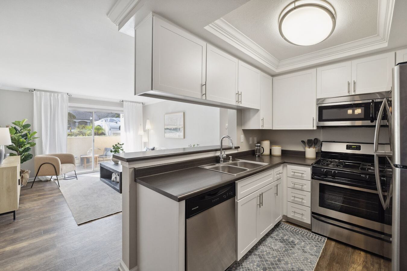 Shadow Ridge Apartment Homes Simi Valley, CA | Rentable