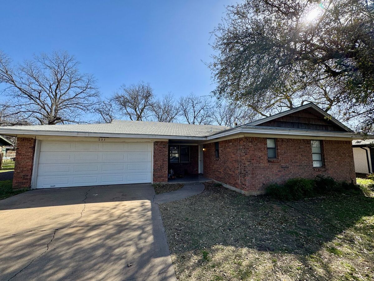 203 Rowland St Stephenville, TX House for Rent | Rentable