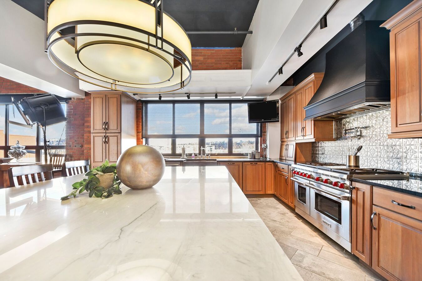 Spectacular, Furnished 3-bedroom Loft Apartments Pittsburgh, PA