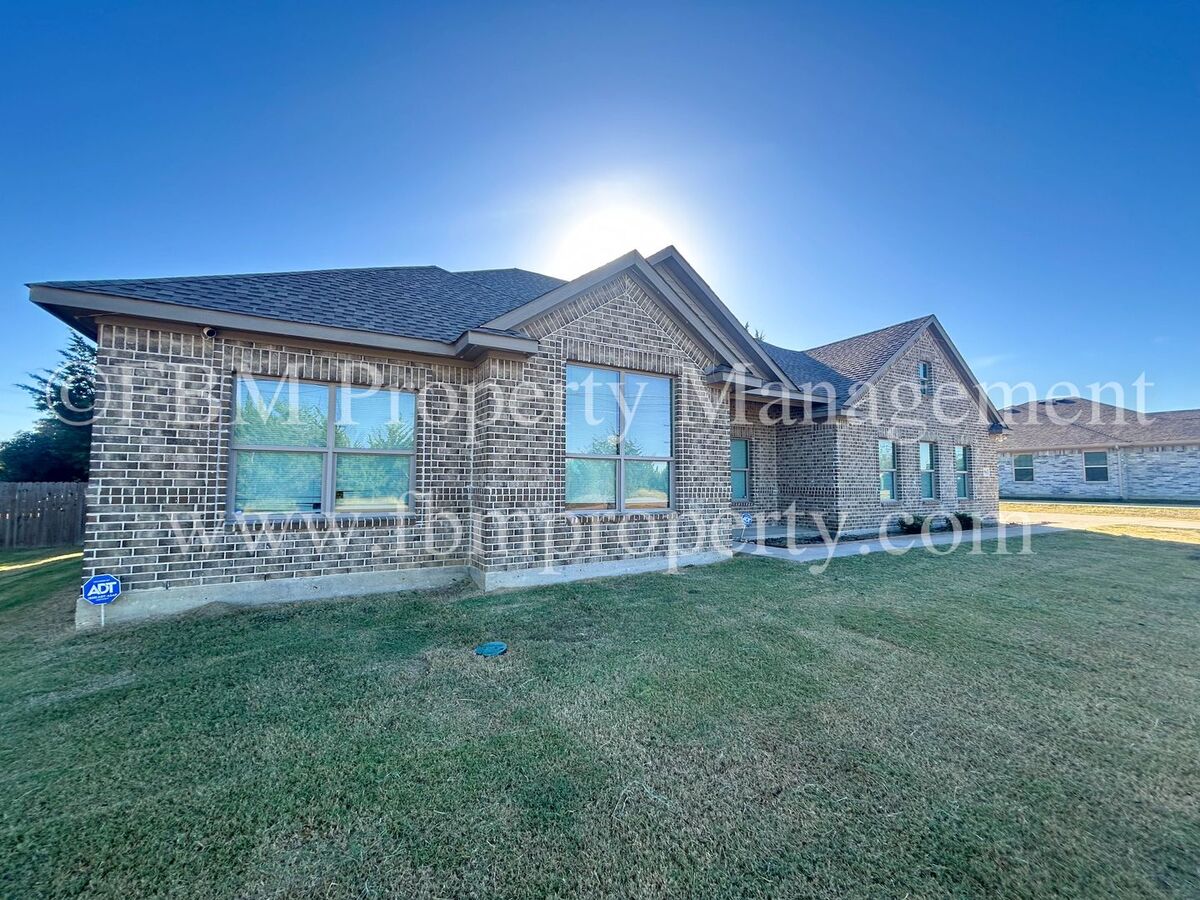 1904 S Uhl Rd Glen Heights, TX House for Rent | Rentable