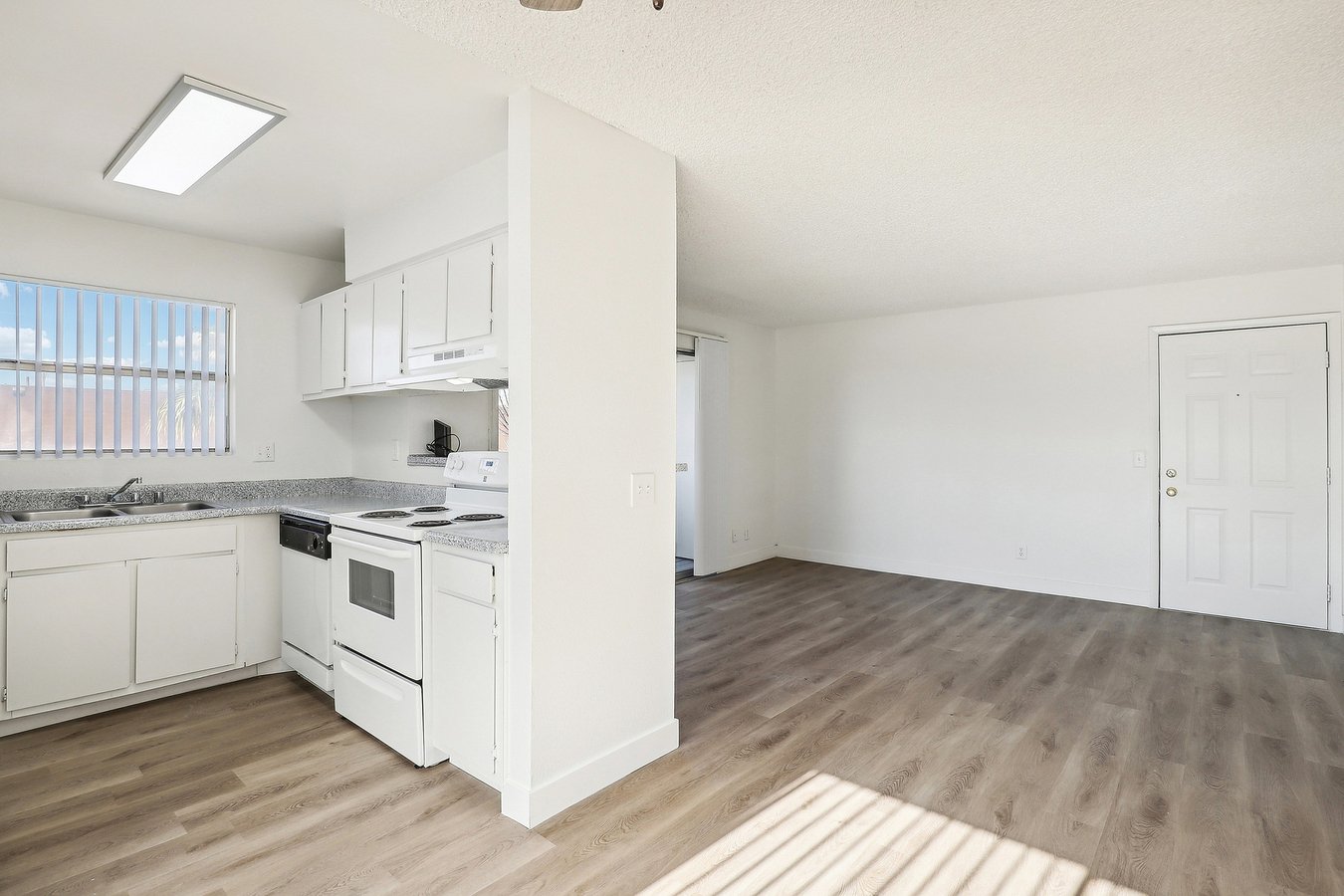 Amber Ridge Apartments - 346 Sturgeon Ln Las Vegas, NV