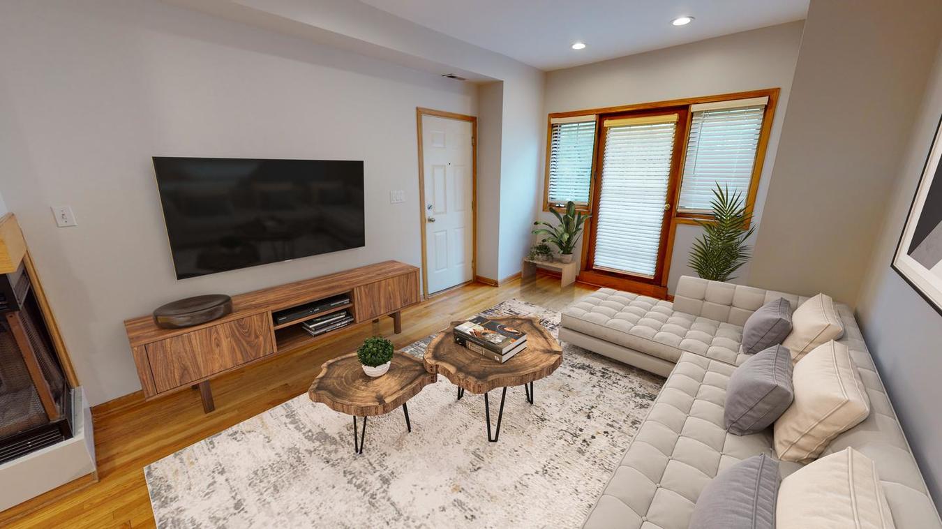 Spacious Noble Square duplex with great private... Apartments Chicago, IL