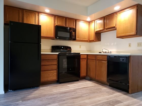 Maple Lane Apartments - 2001 Sugar Maple Lane Elkhart, IN