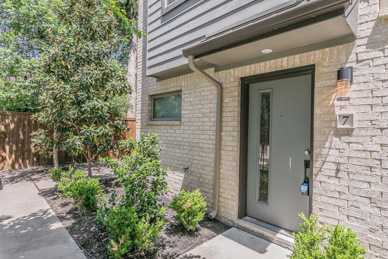 Alta Vista West Community, Three Story Townhome... Apartments Dallas, TX
