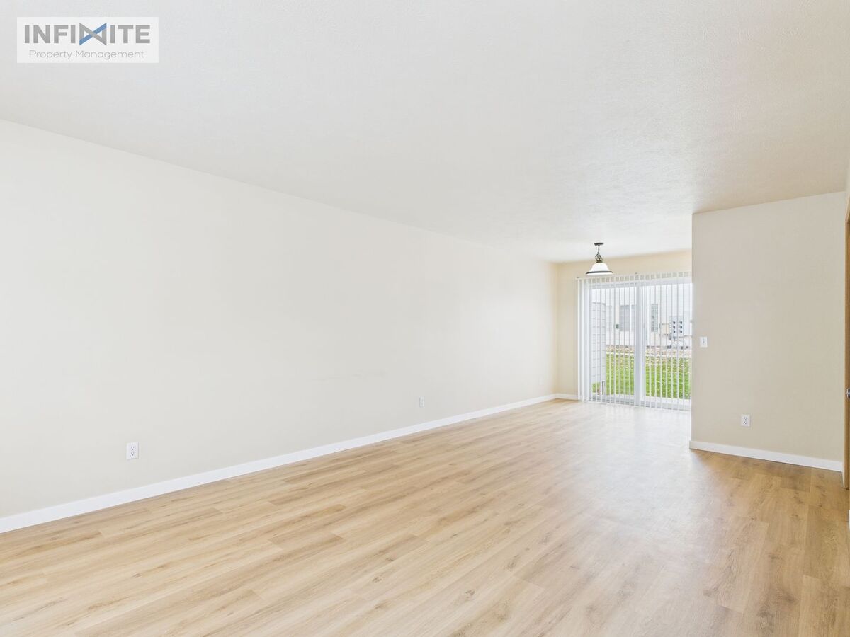 Spacious 2 Bedroom, 2 Bath Condo W/ Detached... Apartments Bozeman, MT